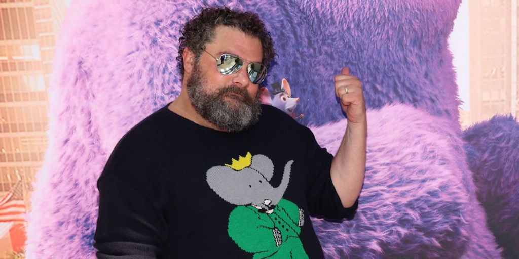 Comedian and actor Bobby Moynihan was seen wearing silver Ray-Ban ...
