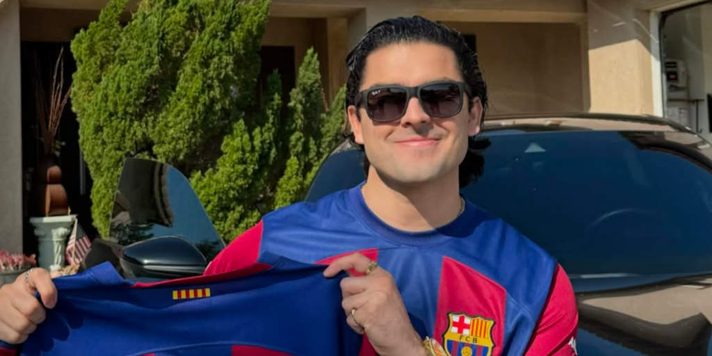 Diego Tinoco was seen wearing black rubber Ray-Ban Justin RB 4165 622 ...