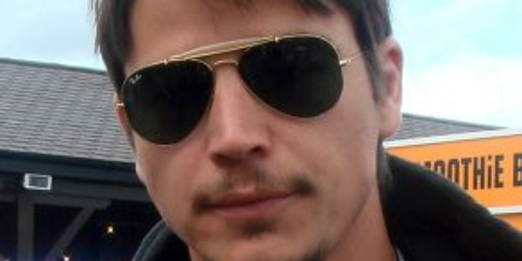 Josh Hartnett was seen wearing gold Ray-Ban Outdoorsman II RB 3030 ...