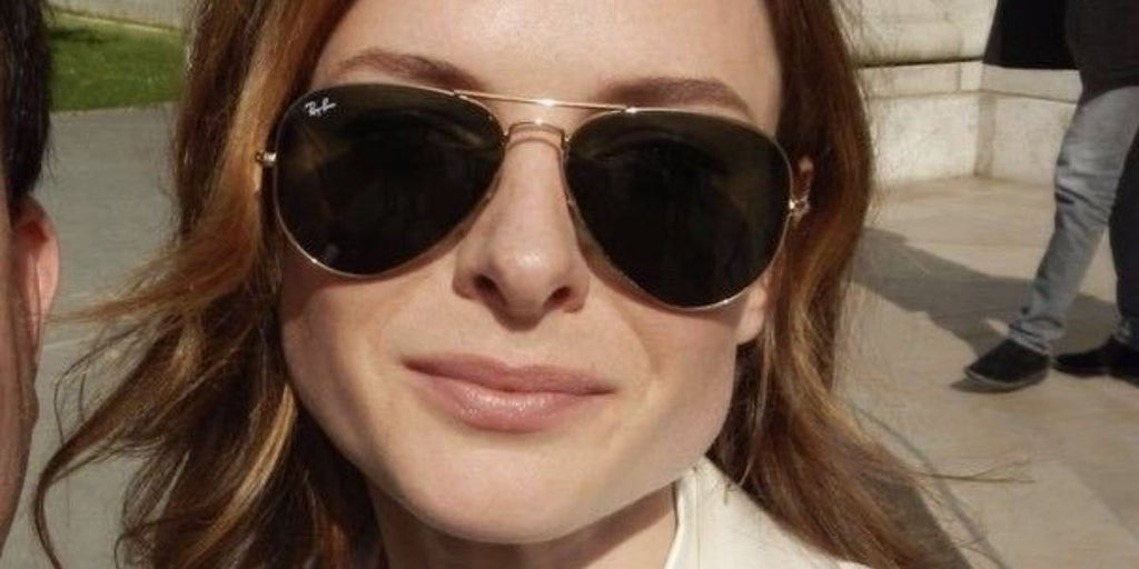 Rebecca Ferguson was seen wearing ovresized gold Ray-Ban Aviator II RB ...